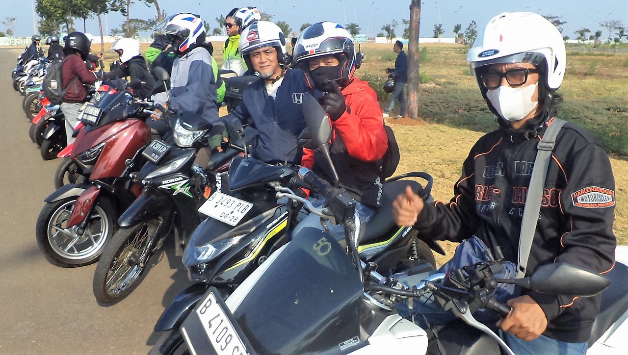 SMK & Studds Helmet Ajak Media Fun Turing Deride