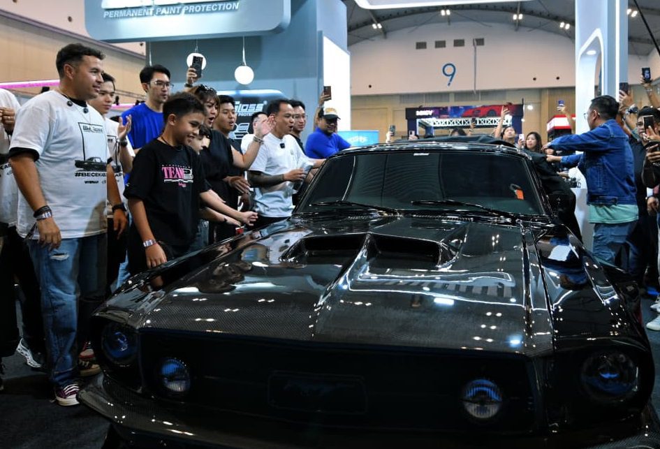Rifat Sungkar Dengan Ford Mustang Restomod Fast N Furious