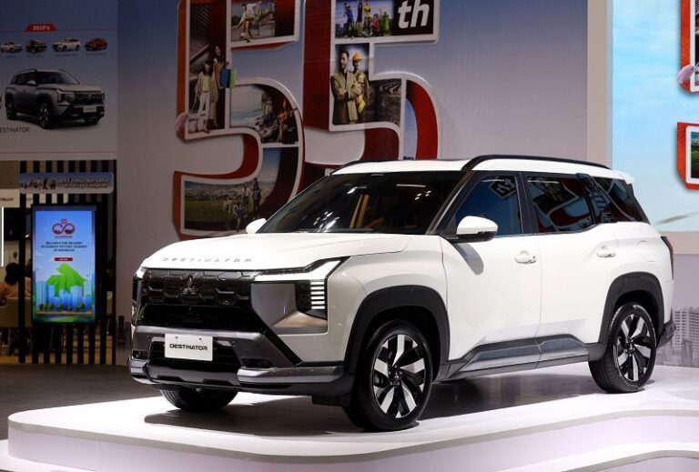Mitsubishi Rayakan Ultah ke-55 di GJAW 2025
